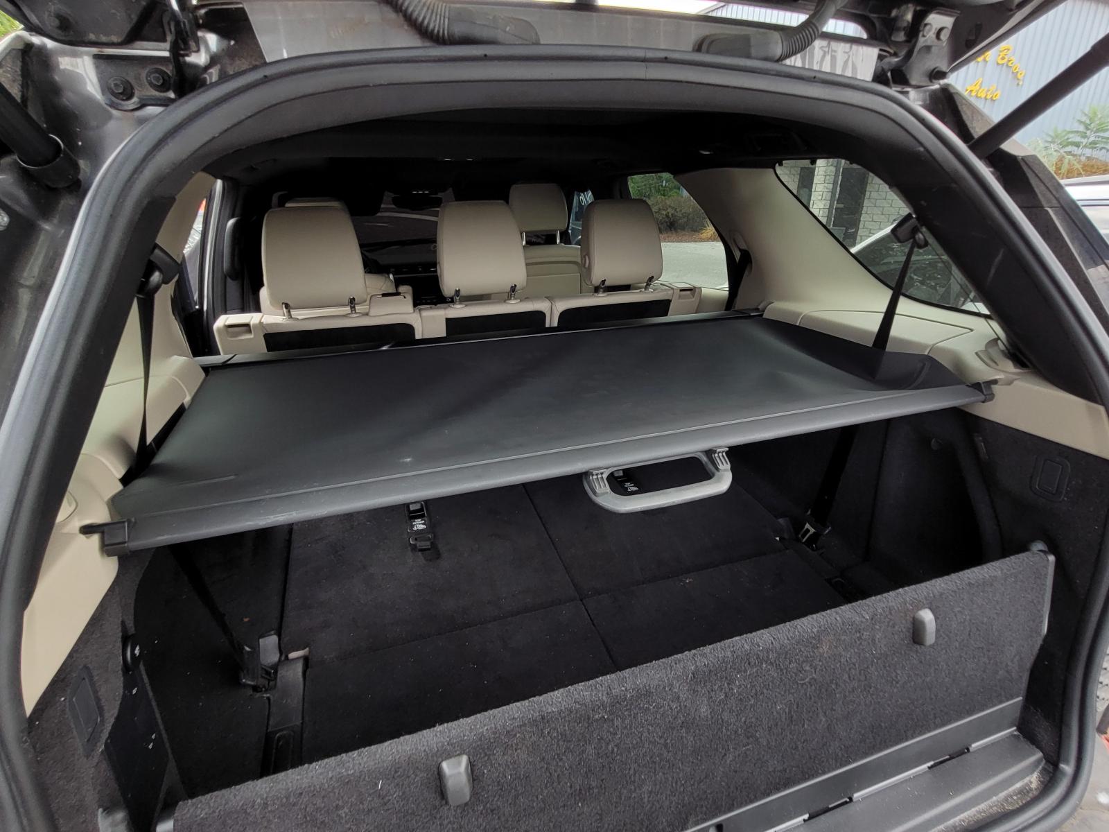 2019 LAND ROVER DISCOVERY Cargo Cover - Weber Brothers Auto
