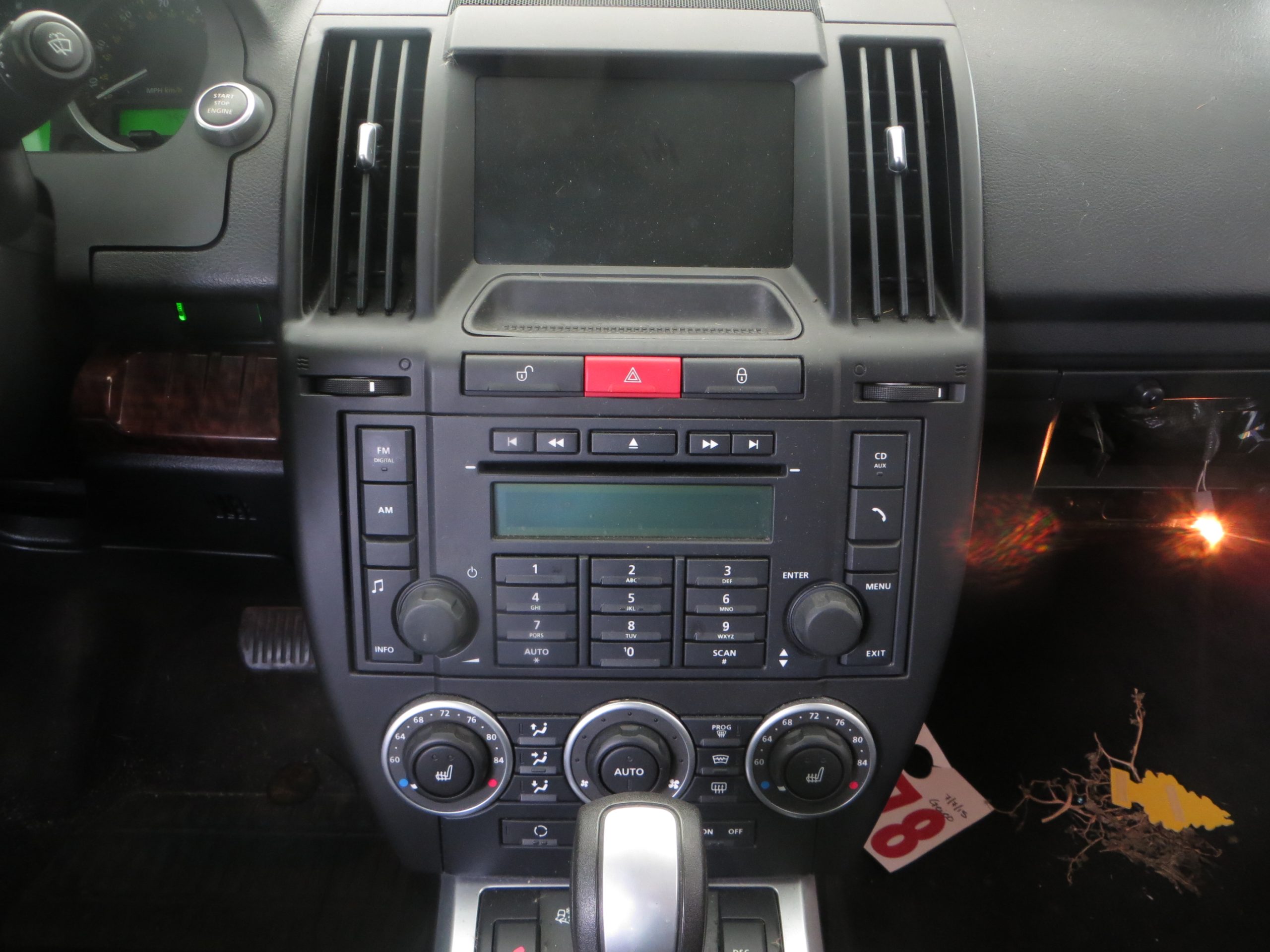 2008 LAND ROVER LR2 Speedometer / Instrument Cluster - Weber Brothers Auto