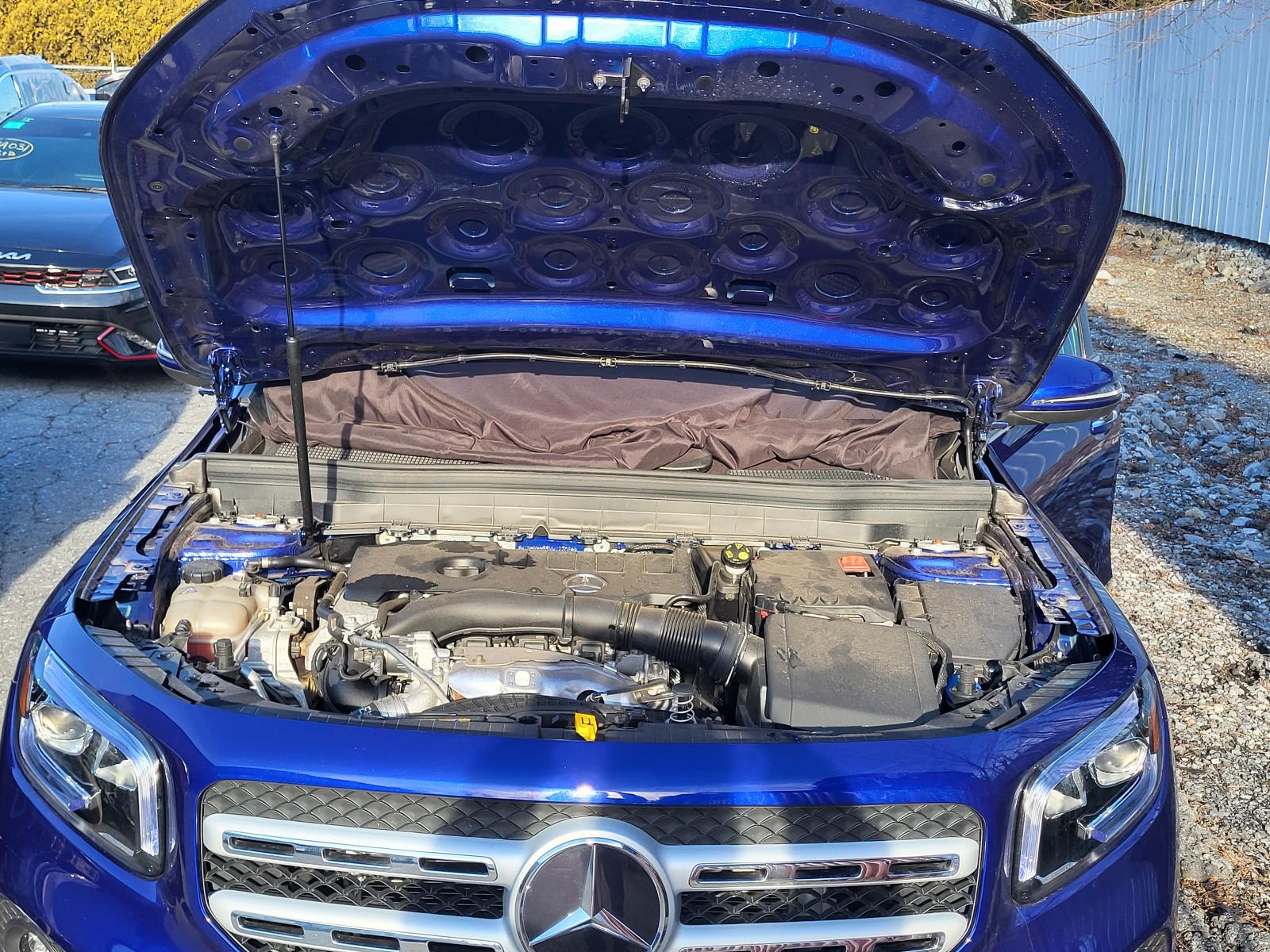 2021 MERCEDES-BENZ GLB250 - Weber Brothers Auto