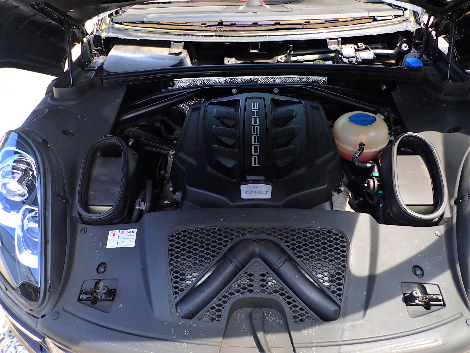 2017 PORSCHE MACAN Speedometer / Instrument Cluster - Weber Brothers Auto