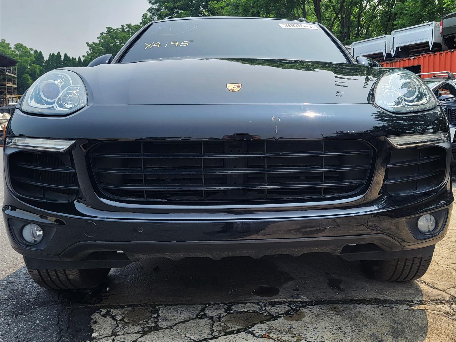 2016 PORSCHE CAYENNE Grille - Weber Brothers Auto