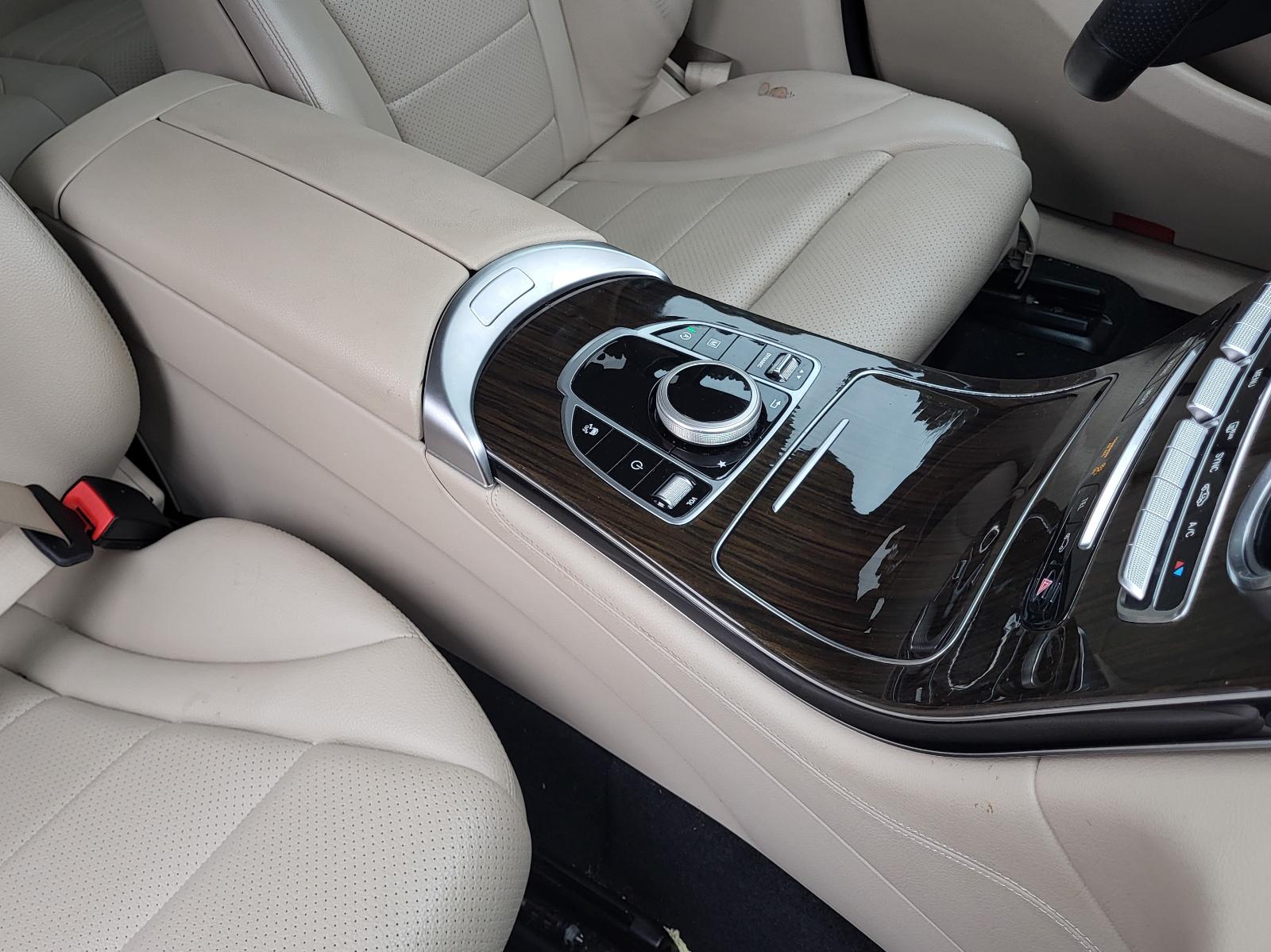 2019 MERCEDES GLC-CLASS Console - Front - Weber Brothers Auto