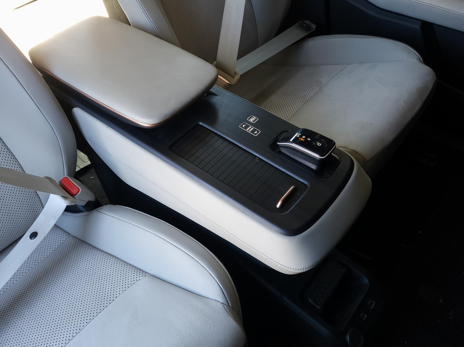 2023 NISSAN ARIYA Console - Front - Weber Brothers Auto