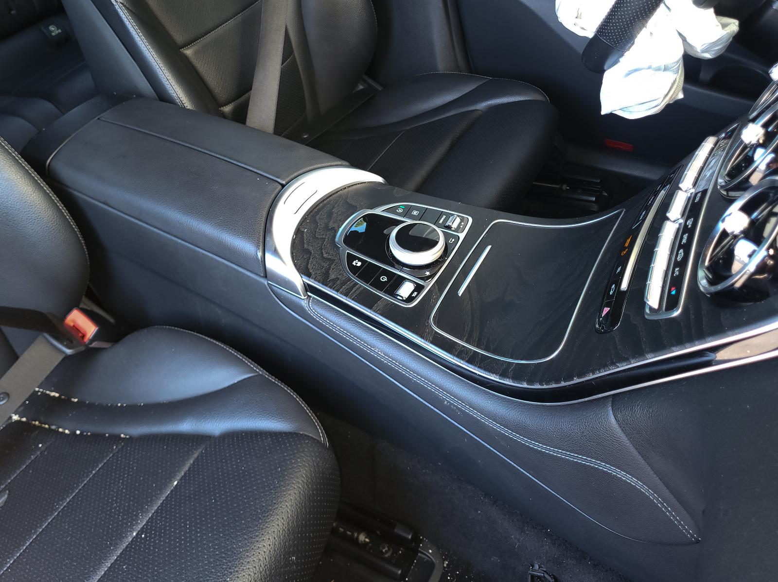 2019 MERCEDES GLC-CLASS Console - Front - Weber Brothers Auto